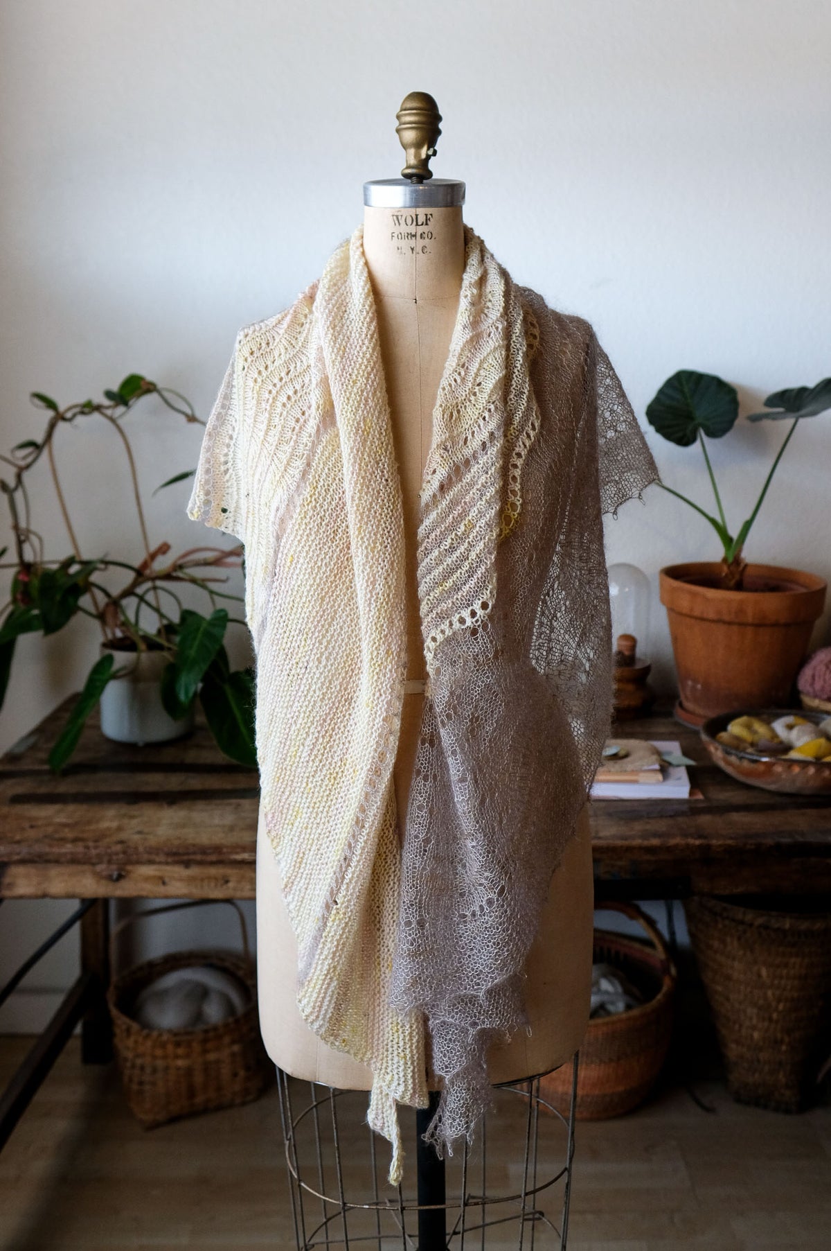 AVFKW x La Bien Aimée x Nadia Crétin-Léchenne - Simple Bliss Shawl Bun