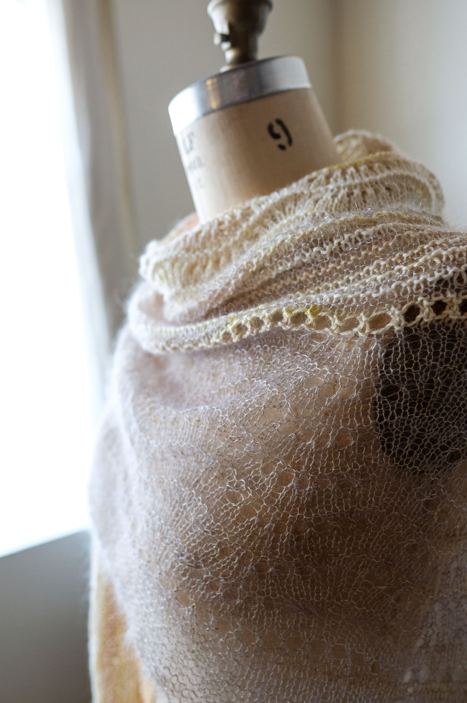 AVFKW x La Bien Aimée x Nadia Crétin-Léchenne - Simple Bliss Shawl Bun