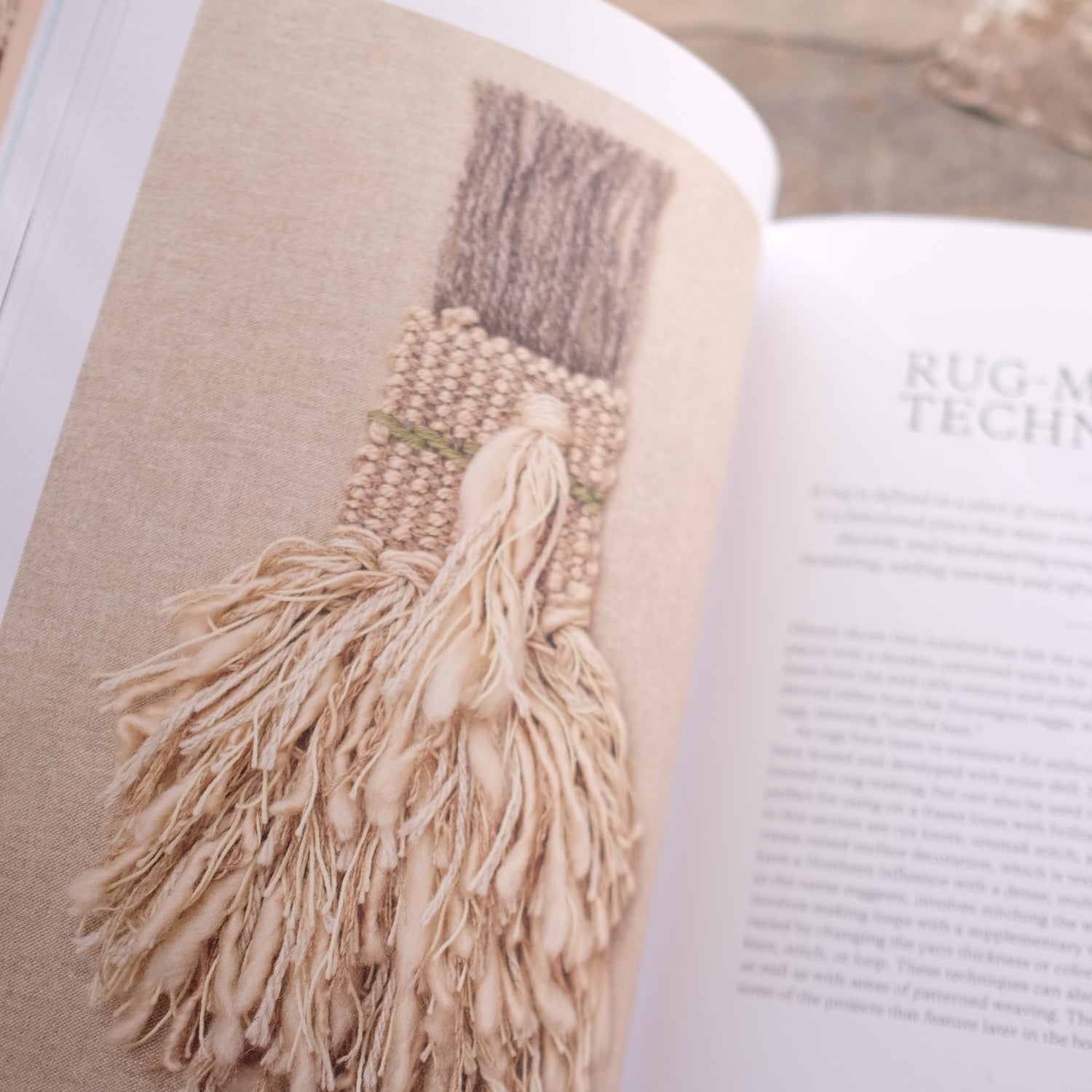 Weaving on a Little Loom: Techniques, Patterns, and Projects for Begin