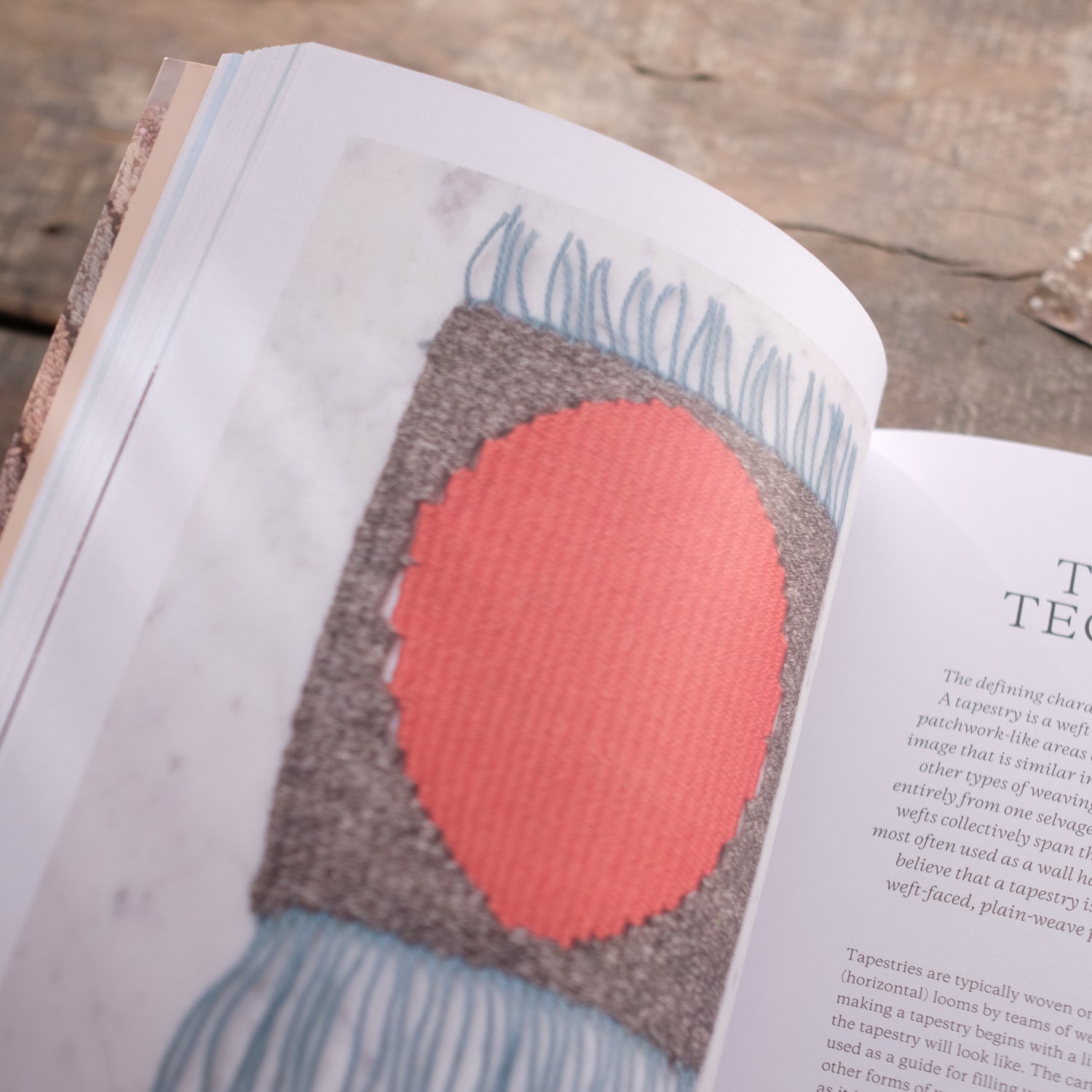 Weaving on a Little Loom: Techniques, Patterns, and Projects for Begin